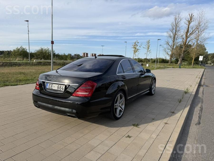 Черный Мерседес С 350 2009 в Рига, объемом двигателя 3.00 л и пробегом 291 тыс. км за 17000 €, фото 5 на AUTOMOTO.COM.LV