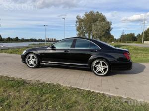 Черный Мерседес С 350 2009 в Рига, объемом двигателя 3.00 л и пробегом 291 тыс. км за 17000 €, фото 6 на AUTOMOTO.COM.LV