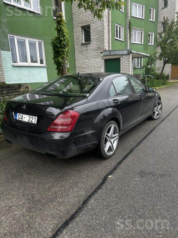 Melns Mercedes-Benz S 350 2010 Rīga, ar dzinēja tilpumu 3.00 L un nobraukumu 256 tūkst. km par 12000 €, foto 1 vietnē AUTOMOTO.COM.LV