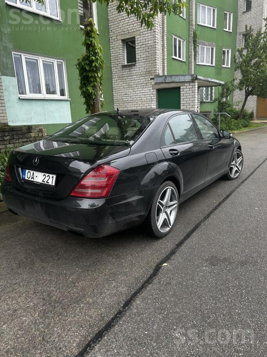 Melns Mercedes-Benz S 350 2010 Rīga, ar dzinēja tilpumu 3.00 L un nobraukumu 256 tūkst. km par 12000 €, foto 1 vietnē AUTOMOTO.COM.LV