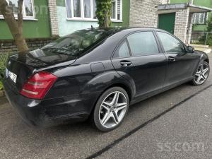 Melns Mercedes-Benz S 350 2010 Rīga, ar dzinēja tilpumu 3.00 L un nobraukumu 256 tūkst. km par 12000 €, foto 2 vietnē AUTOMOTO.COM.LV
