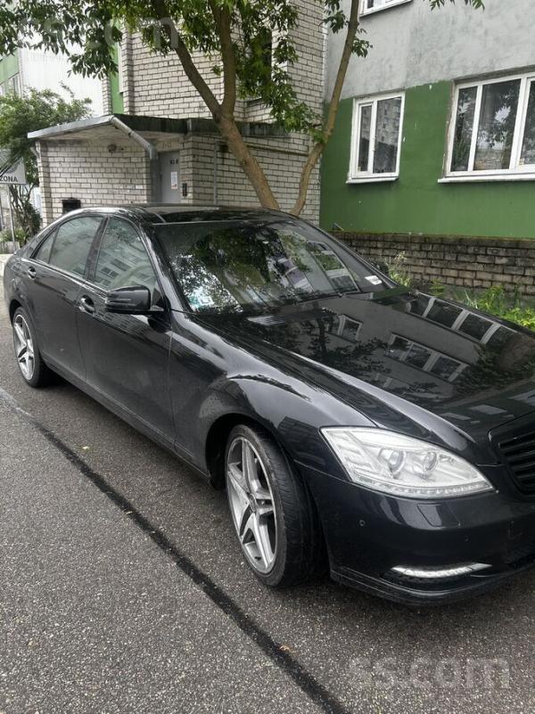 Melns Mercedes-Benz S 350 2010 Rīga, ar dzinēja tilpumu 3.00 L un nobraukumu 256 tūkst. km par 12000 €, foto 9 vietnē AUTOMOTO.COM.LV