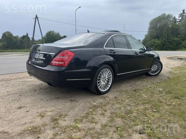 Black Mercedes-Benz S 350 2010 in Riga, with an engine capacity of 3.50 L and mileage of 187 thousand km for 12500 €, photo 8 on AUTOMOTO.COM.LV