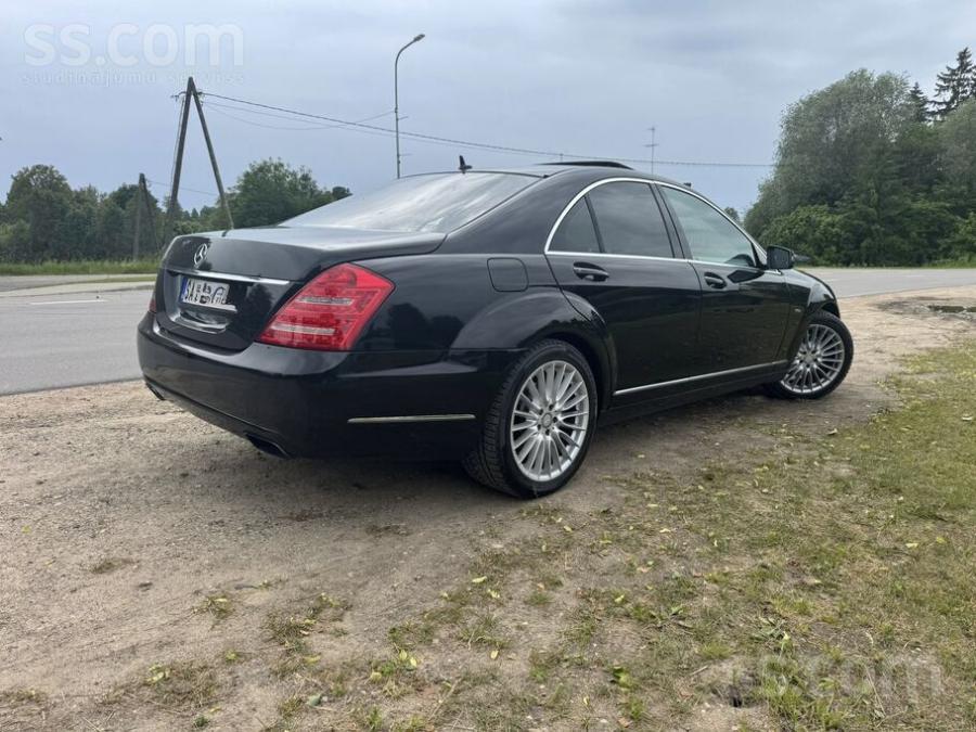 Melns Mercedes-Benz S 350 2010 Rīga, ar dzinēja tilpumu 3.50 L un nobraukumu 187 tūkst. km par 12500 €, foto 8 vietnē AUTOMOTO.COM.LV
