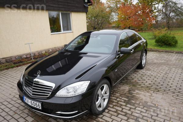 Black Mercedes-Benz S 350 2010 in Dobele, with an engine capacity of 3.00 L and mileage of 301 thousand km for 11200 €, photo 3 on AUTOMOTO.COM.LV