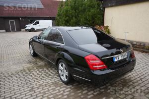 Black Mercedes-Benz S 350 2010 in Dobele, with an engine capacity of 3.00 L and mileage of 301 thousand km for 11200 €, photo 11 on AUTOMOTO.COM.LV