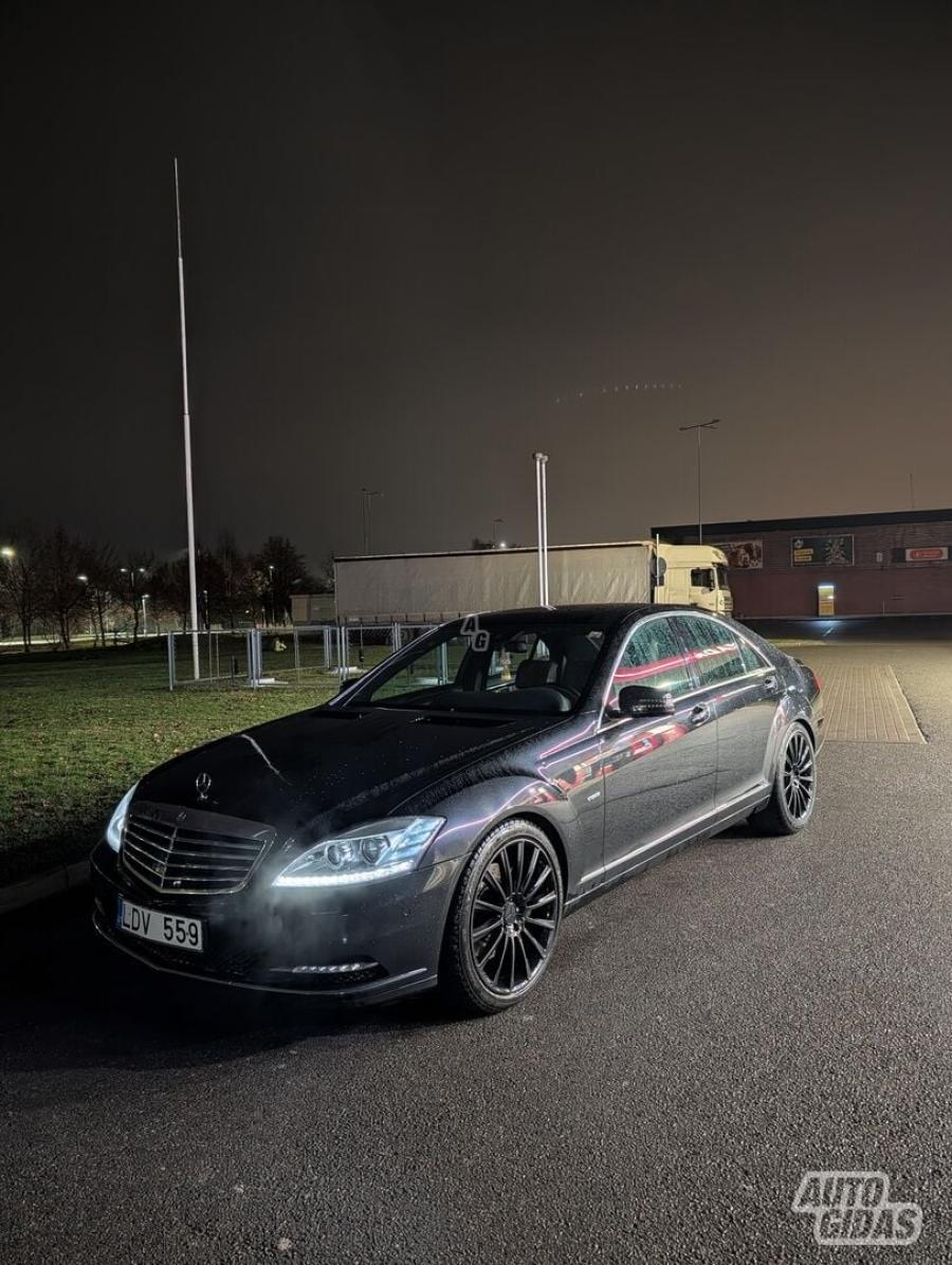 Black Mercedes-Benz S 350 2010 in Klaipeda, with an engine capacity of 3.00 L and mileage of 430 thousand km for 7400 €, photo 5 on AUTOMOTO.COM.LV