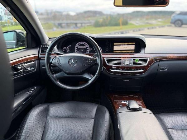 Melns Mercedes-Benz S 350 2010 Viļņa, ar dzinēja tilpumu 2.99 L un nobraukumu 410 tūkst. km par 8900 €, foto 10 vietnē AUTOMOTO.COM.LV