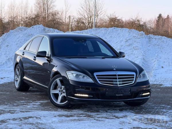 Melns Mercedes-Benz S 350 2010 Rīga, ar dzinēja tilpumu 3.00 L un nobraukumu 0 tūkst. km par 11750 €, foto 1 vietnē AUTOMOTO.COM.LV