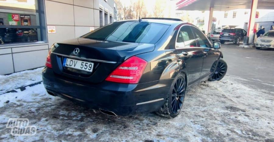 Melns Mercedes-Benz S 350 2010 Viļņa, ar dzinēja tilpumu 3.00 L un nobraukumu 400 tūkst. km par 7300 €, foto 3 vietnē AUTOMOTO.COM.LV