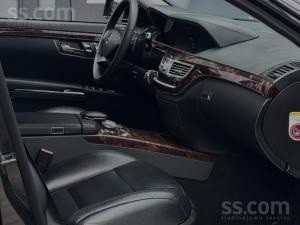 Melns Mercedes-Benz S 350 2010 Rīga, ar dzinēja tilpumu 3.00 L un nobraukumu 0 tūkst. km par 10500 €, foto 16 vietnē AUTOMOTO.COM.LV