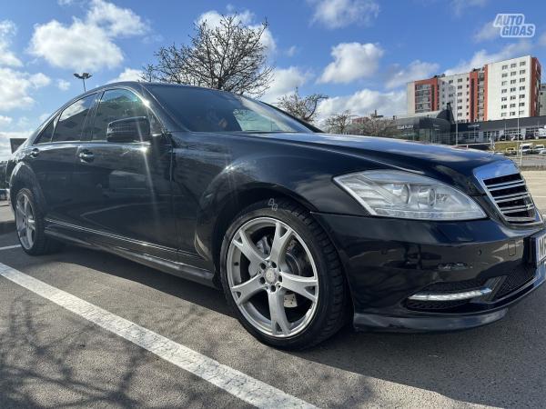 Melns Mercedes-Benz S 350 2010 Viļņa, ar dzinēja tilpumu 3.00 L un nobraukumu 343 tūkst. km par 9700 €, foto 6 vietnē AUTOMOTO.COM.LV