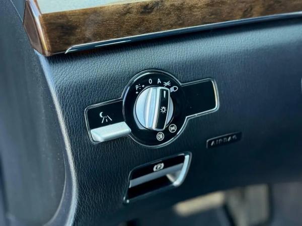Black Mercedes-Benz S 350 2010 in Rezekne, with an engine capacity of 3.00 L and mileage of 303 thousand km for 8990 €, photo 7 on AUTOMOTO.COM.LV