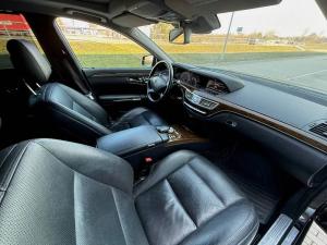 Melns Mercedes-Benz S 350 2010 Rēzekne, ar dzinēja tilpumu 3.00 L un nobraukumu 303 tūkst. km par 8990 €, foto 16 vietnē AUTOMOTO.COM.LV