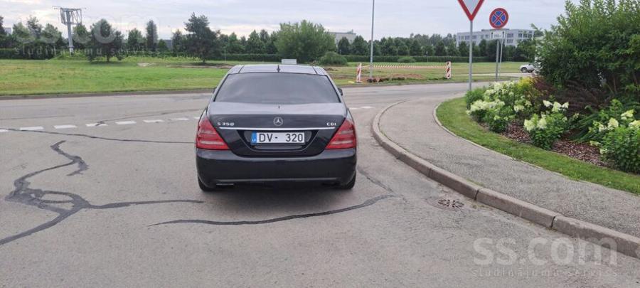 Черный Мерседес С 350 2010 в Рига, объемом двигателя 3.00 л и пробегом 500 тыс. км за 8000 €, фото 7 на AUTOMOTO.COM.LV