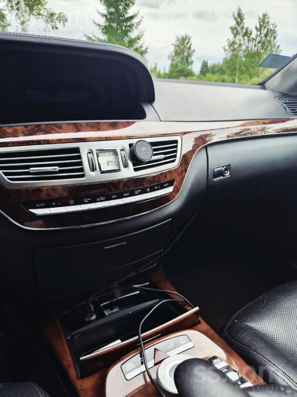 Melns Mercedes-Benz S 350 2010 Rīga, ar dzinēja tilpumu 3.00 L un nobraukumu 225 tūkst. km par 10000 €, foto 9 vietnē AUTOMOTO.COM.LV