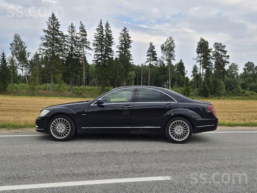Черный Мерседес С 350 2010 в Рига, объемом двигателя 3.00 л и пробегом 225 тыс. км за 10000 €, фото 16 на AUTOMOTO.COM.LV