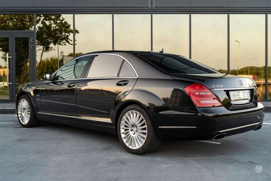 Melns Mercedes-Benz S 350 2010 Klaipėda, ar dzinēja tilpumu 2.99 L un nobraukumu 363 tūkst. km par 8100 €, foto 3 vietnē AUTOMOTO.COM.LV