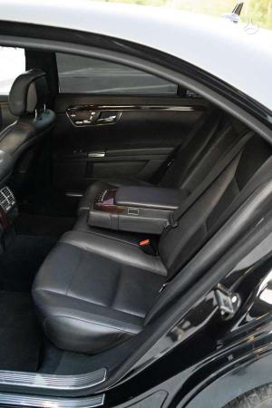 Melns Mercedes-Benz S 350 2010 Klaipėda, ar dzinēja tilpumu 2.99 L un nobraukumu 363 tūkst. km par 8100 €, foto 8 vietnē AUTOMOTO.COM.LV