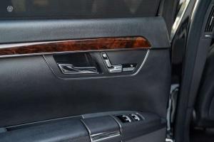 Melns Mercedes-Benz S 350 2010 Klaipėda, ar dzinēja tilpumu 2.99 L un nobraukumu 363 tūkst. km par 8100 €, foto 14 vietnē AUTOMOTO.COM.LV