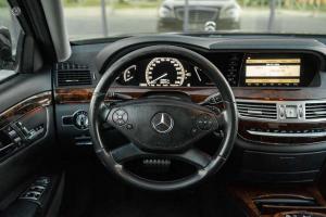 Melns Mercedes-Benz S 350 2010 Klaipėda, ar dzinēja tilpumu 2.99 L un nobraukumu 363 tūkst. km par 8100 €, foto 18 vietnē AUTOMOTO.COM.LV