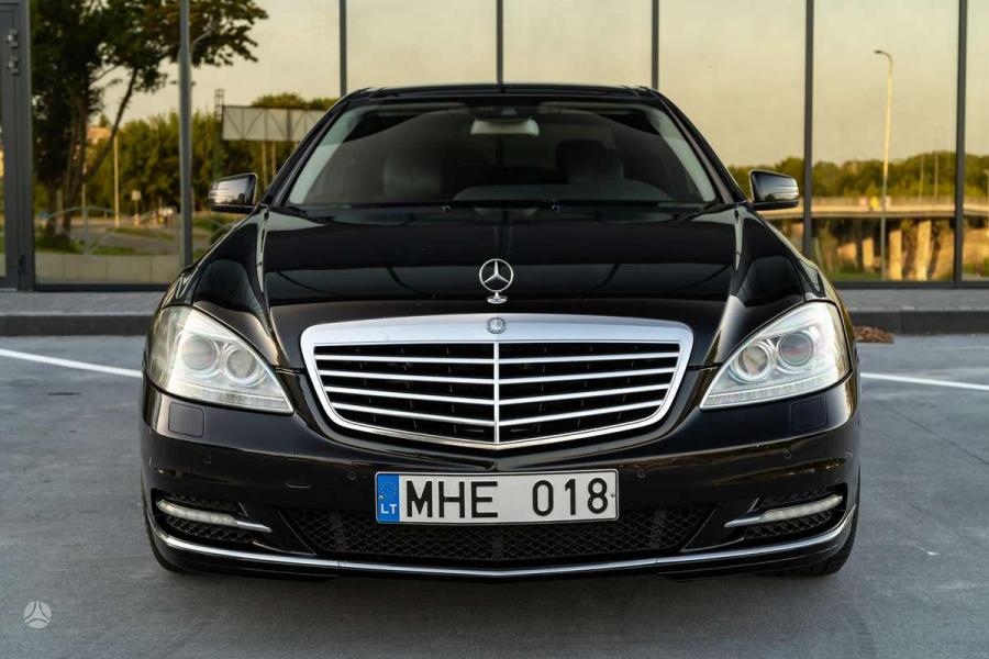 Melns Mercedes-Benz S 350 2010 Klaipėda, ar dzinēja tilpumu 2.99 L un nobraukumu 363 tūkst. km par 8100 €, foto 21 vietnē AUTOMOTO.COM.LV