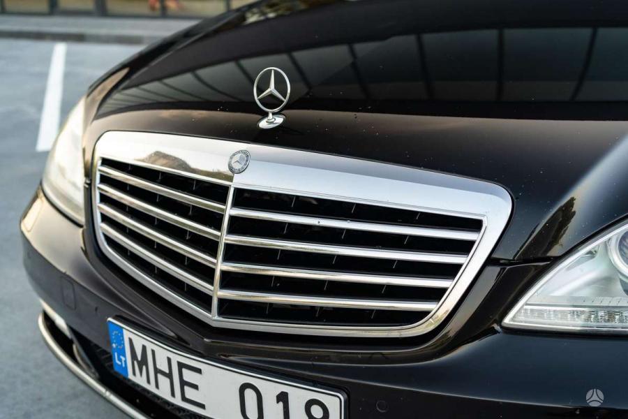 Melns Mercedes-Benz S 350 2010 Klaipėda, ar dzinēja tilpumu 2.99 L un nobraukumu 363 tūkst. km par 8100 €, foto 31 vietnē AUTOMOTO.COM.LV