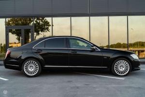 Melns Mercedes-Benz S 350 2010 Klaipėda, ar dzinēja tilpumu 2.99 L un nobraukumu 363 tūkst. km par 8100 €, foto 32 vietnē AUTOMOTO.COM.LV