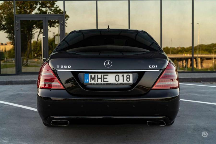 Melns Mercedes-Benz S 350 2010 Klaipėda, ar dzinēja tilpumu 2.99 L un nobraukumu 363 tūkst. km par 8100 €, foto 34 vietnē AUTOMOTO.COM.LV