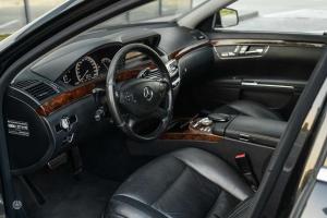 Melns Mercedes-Benz S 350 2010 Klaipėda, ar dzinēja tilpumu 2.99 L un nobraukumu 363 tūkst. km par 8100 €, foto 40 vietnē AUTOMOTO.COM.LV