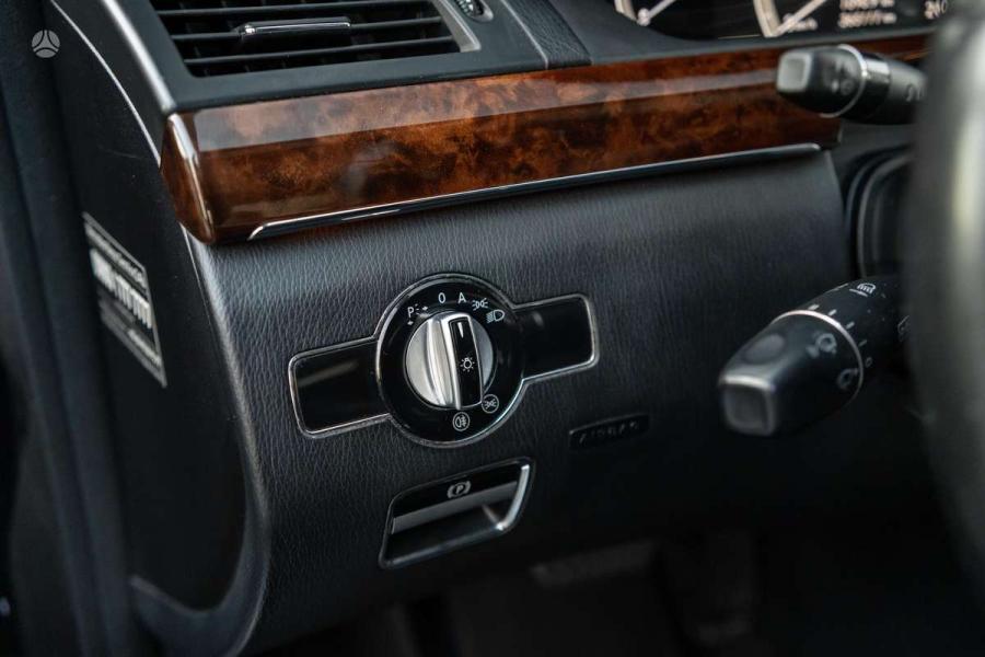 Melns Mercedes-Benz S 350 2010 Klaipėda, ar dzinēja tilpumu 2.99 L un nobraukumu 363 tūkst. km par 8100 €, foto 42 vietnē AUTOMOTO.COM.LV