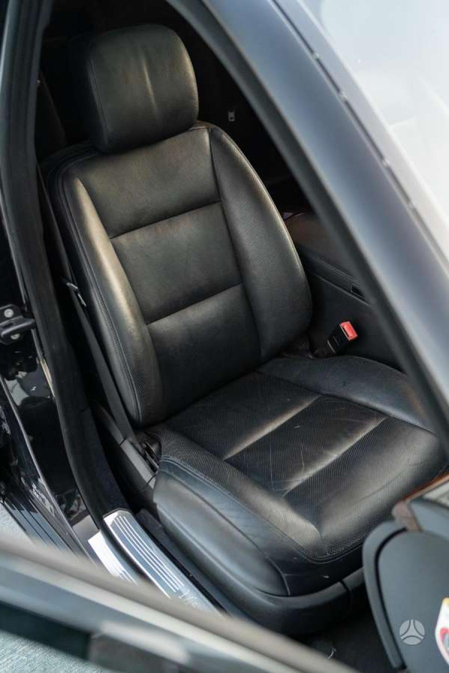 Melns Mercedes-Benz S 350 2010 Klaipėda, ar dzinēja tilpumu 2.99 L un nobraukumu 363 tūkst. km par 8100 €, foto 45 vietnē AUTOMOTO.COM.LV