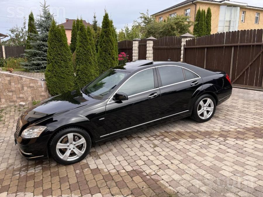 Melns Mercedes-Benz S 350 2010 Rīga, ar dzinēja tilpumu 3.00 L un nobraukumu 298 tūkst. km par 10300 €, foto 3 vietnē AUTOMOTO.COM.LV