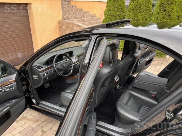 Black Mercedes-Benz S 350 2010 in Riga, with an engine capacity of 3.00 L and mileage of 298 thousand km for 10300 €, photo 11 on AUTOMOTO.COM.LV