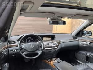 Melns Mercedes-Benz S 350 2010 Rīga, ar dzinēja tilpumu 3.00 L un nobraukumu 298 tūkst. km par 10300 €, foto 14 vietnē AUTOMOTO.COM.LV