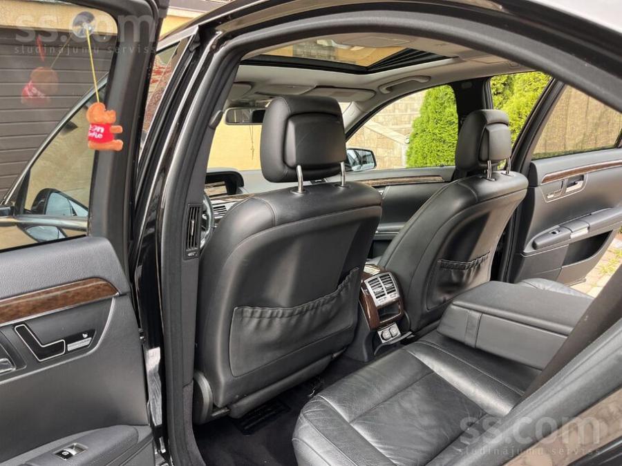 Melns Mercedes-Benz S 350 2010 Rīga, ar dzinēja tilpumu 3.00 L un nobraukumu 298 tūkst. km par 10300 €, foto 16 vietnē AUTOMOTO.COM.LV