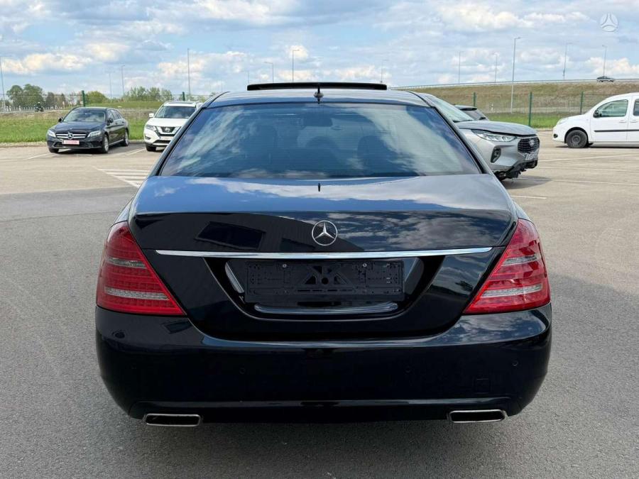 Melns Mercedes-Benz S 350 2010 Marijampole, ar dzinēja tilpumu 2.99 L un nobraukumu 320 tūkst. km par 10999 €, foto 4 vietnē AUTOMOTO.COM.LV