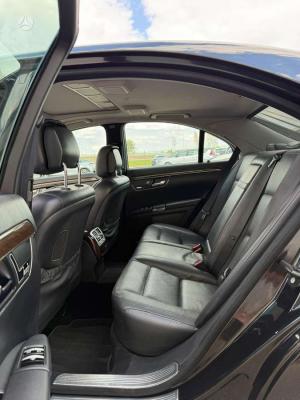 Melns Mercedes-Benz S 350 2010 Marijampole, ar dzinēja tilpumu 2.99 L un nobraukumu 320 tūkst. km par 10999 €, foto 11 vietnē AUTOMOTO.COM.LV