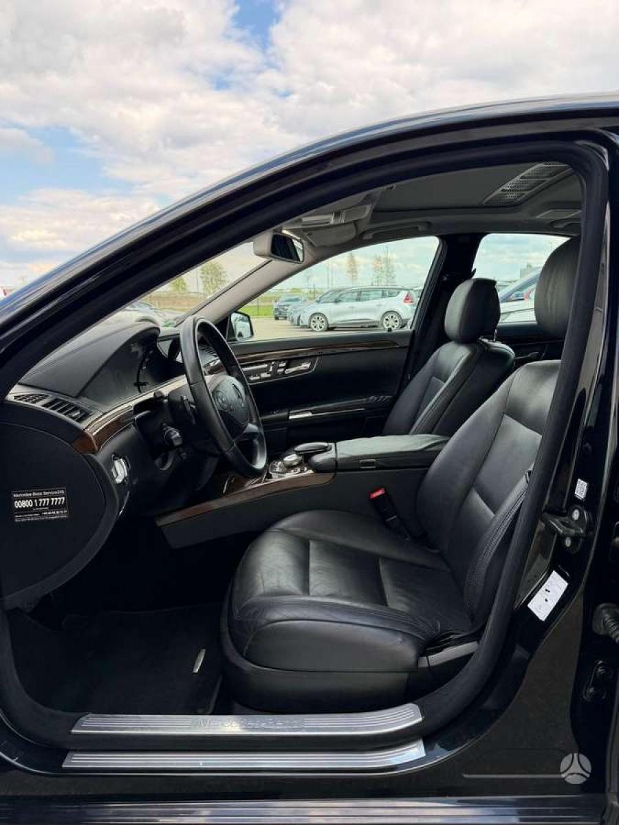 Melns Mercedes-Benz S 350 2010 Marijampole, ar dzinēja tilpumu 2.99 L un nobraukumu 320 tūkst. km par 10999 €, foto 12 vietnē AUTOMOTO.COM.LV