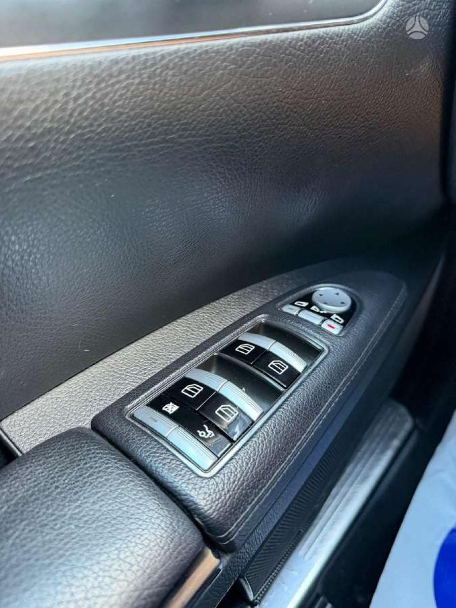 Melns Mercedes-Benz S 350 2010 Marijampole, ar dzinēja tilpumu 2.99 L un nobraukumu 320 tūkst. km par 10999 €, foto 18 vietnē AUTOMOTO.COM.LV