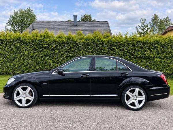 Melns Mercedes-Benz S 350 2010 Rīga, ar dzinēja tilpumu 3.00 L un nobraukumu 319 tūkst. km par 10000 €, foto 10 vietnē AUTOMOTO.COM.LV