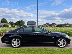 Melns Mercedes-Benz S 350 2010 Rīga, ar dzinēja tilpumu 3.00 L un nobraukumu 319 tūkst. km par 10000 €, foto 11 vietnē AUTOMOTO.COM.LV
