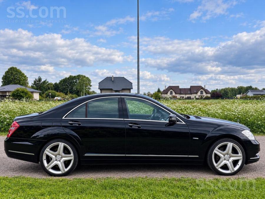 Melns Mercedes-Benz S 350 2010 Rīga, ar dzinēja tilpumu 3.00 L un nobraukumu 319 tūkst. km par 10000 €, foto 11 vietnē AUTOMOTO.COM.LV
