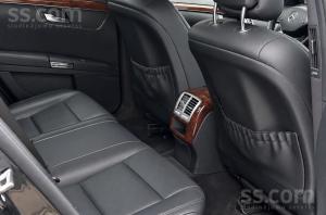 Melns Mercedes-Benz S 350 2010 Rīga, ar dzinēja tilpumu 3.00 L un nobraukumu 319 tūkst. km par 10000 €, foto 16 vietnē AUTOMOTO.COM.LV