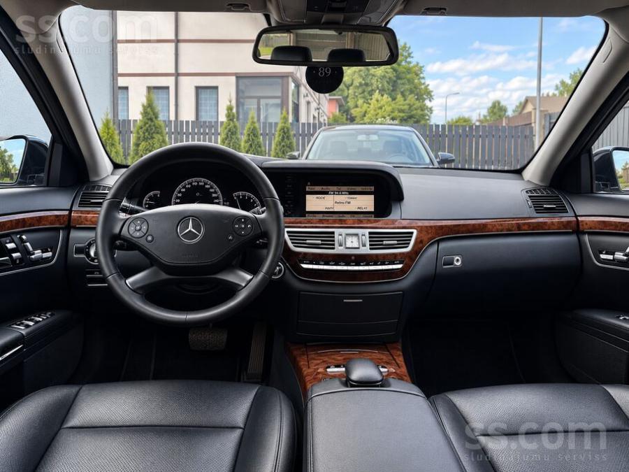 Melns Mercedes-Benz S 350 2010 Rīga, ar dzinēja tilpumu 3.00 L un nobraukumu 319 tūkst. km par 10000 €, foto 18 vietnē AUTOMOTO.COM.LV