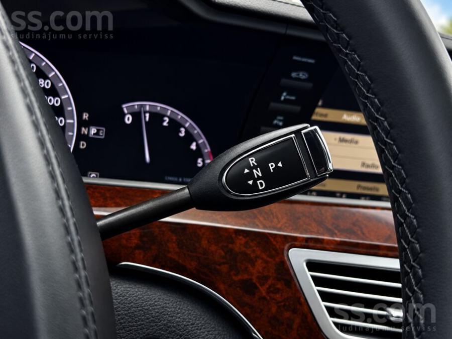 Melns Mercedes-Benz S 350 2010 Rīga, ar dzinēja tilpumu 3.00 L un nobraukumu 319 tūkst. km par 10000 €, foto 25 vietnē AUTOMOTO.COM.LV