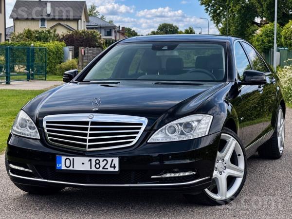 Melns Mercedes-Benz S 350 2010 Rīga, ar dzinēja tilpumu 3.00 L un nobraukumu 319 tūkst. km par 10000 €, foto 1 vietnē AUTOMOTO.COM.LV
