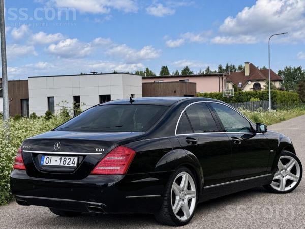 Melns Mercedes-Benz S 350 2010 Rīga, ar dzinēja tilpumu 3.00 L un nobraukumu 319 tūkst. km par 10000 €, foto 7 vietnē AUTOMOTO.COM.LV