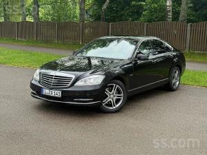 Black Mercedes-Benz S 350 2011 in Riga, with an engine capacity of 3.00 L and mileage of 270 thousand km for 12488 €, photo 3 on AUTOMOTO.COM.LV