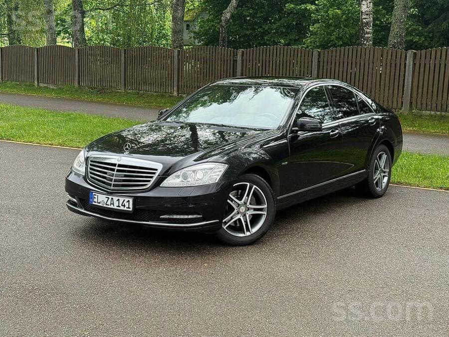 Black Mercedes-Benz S 350 2011 in Riga, with an engine capacity of 3.00 L and mileage of 270 thousand km for 12488 €, photo 3 on AUTOMOTO.COM.LV